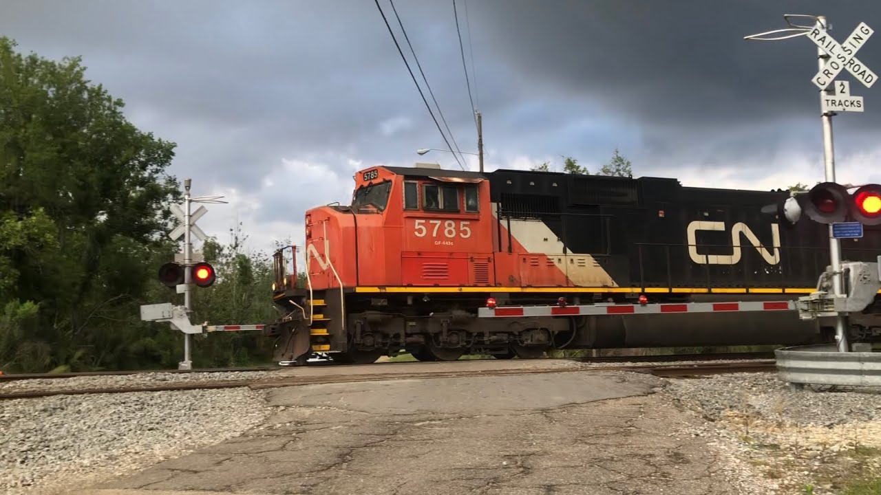 CN 5785 and CN 8816 leads CN A419 - YouTube