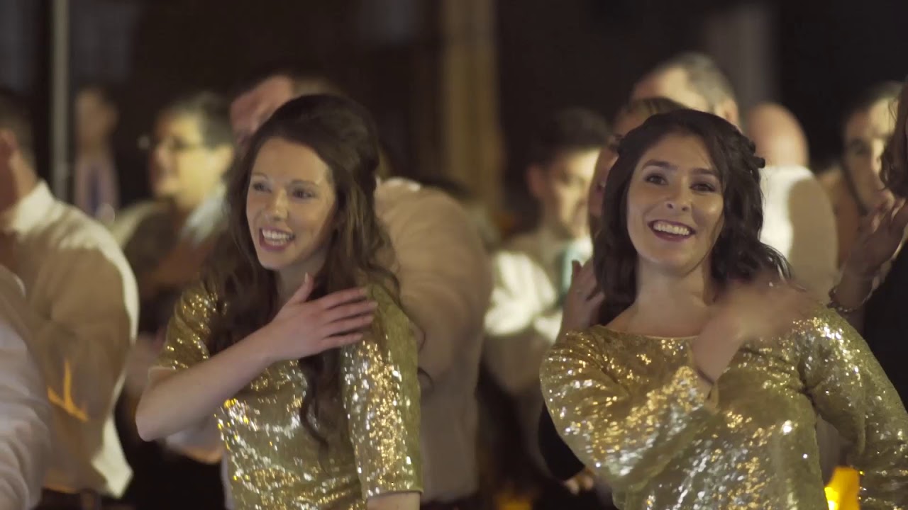 WHOB Flash mob - Shake It Off - YouTube