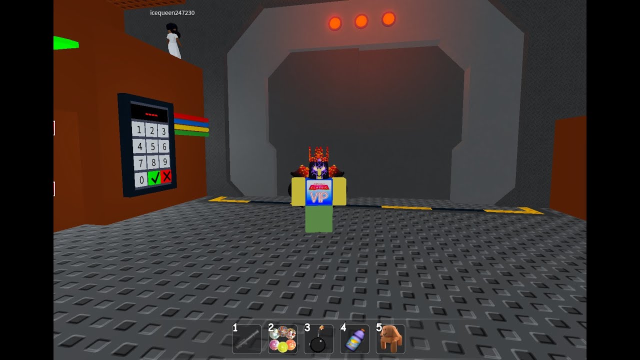 How to open the SECRET DOOR In The Roblox Classic Event - YouTube
