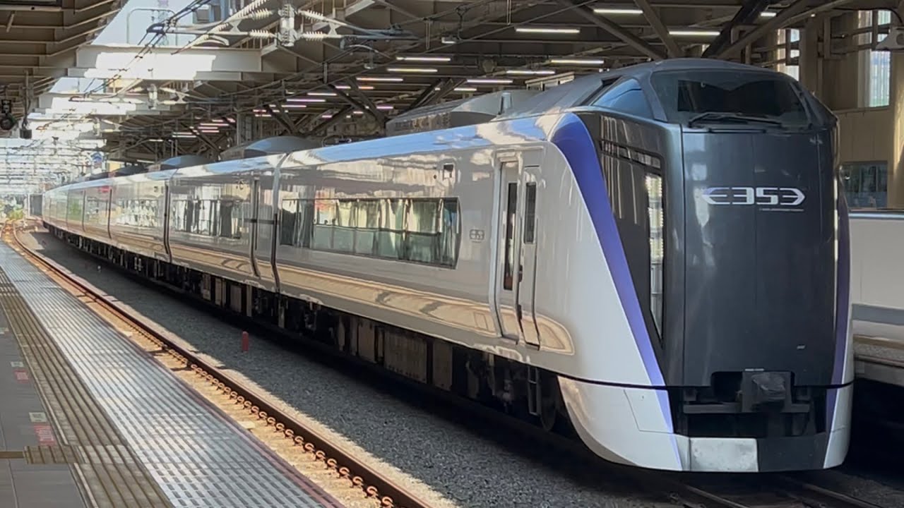 JR東日本E353系ﾓﾄS107編成が中央本線特急あずさ29号松本行きとして国立駅1番線を通過するシーン（29M）2025.8.17.14:19 - YouTube