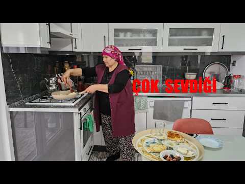 HATİCE HANIM KENDİNE EN ÇOK SEVDİĞİ KAHVATIYI HAZIRLIYOR