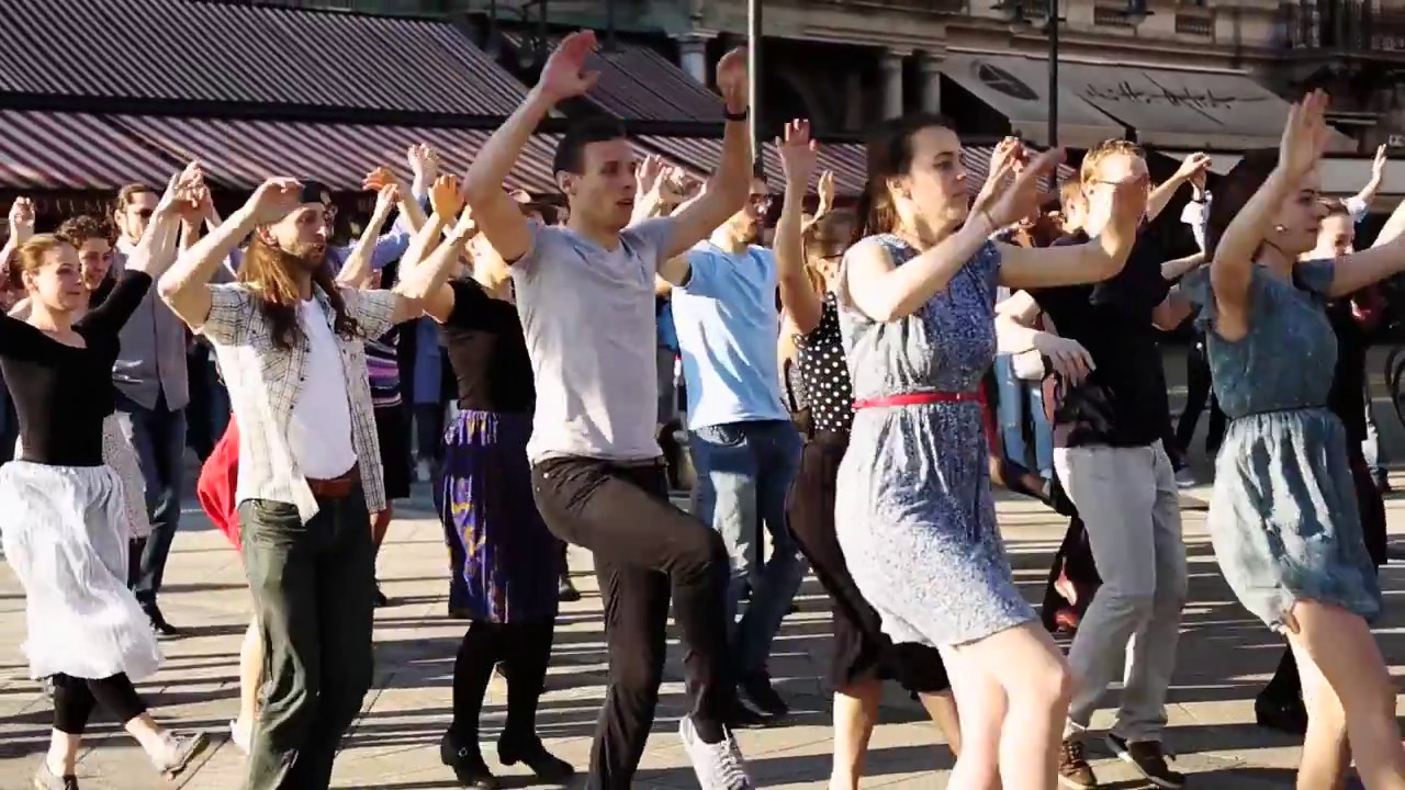 Üdvözlet Budapestről - flashmob - YouTube