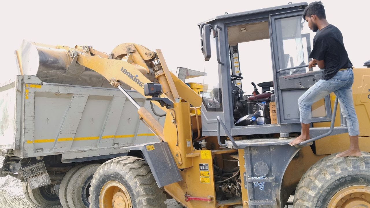 How do you load a dump truck with an Wheel Loader//Longking CDM833N ...