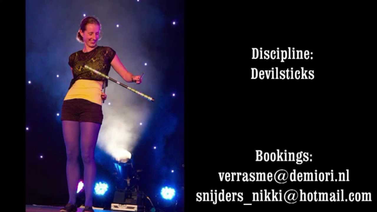 Devilstick artiest Nikki Sneep-Snijders - YouTube