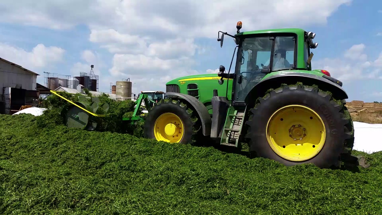 Silage Spreader Agrotipa SilaSpreader ASSP 260 spreading grass silage 5 ...