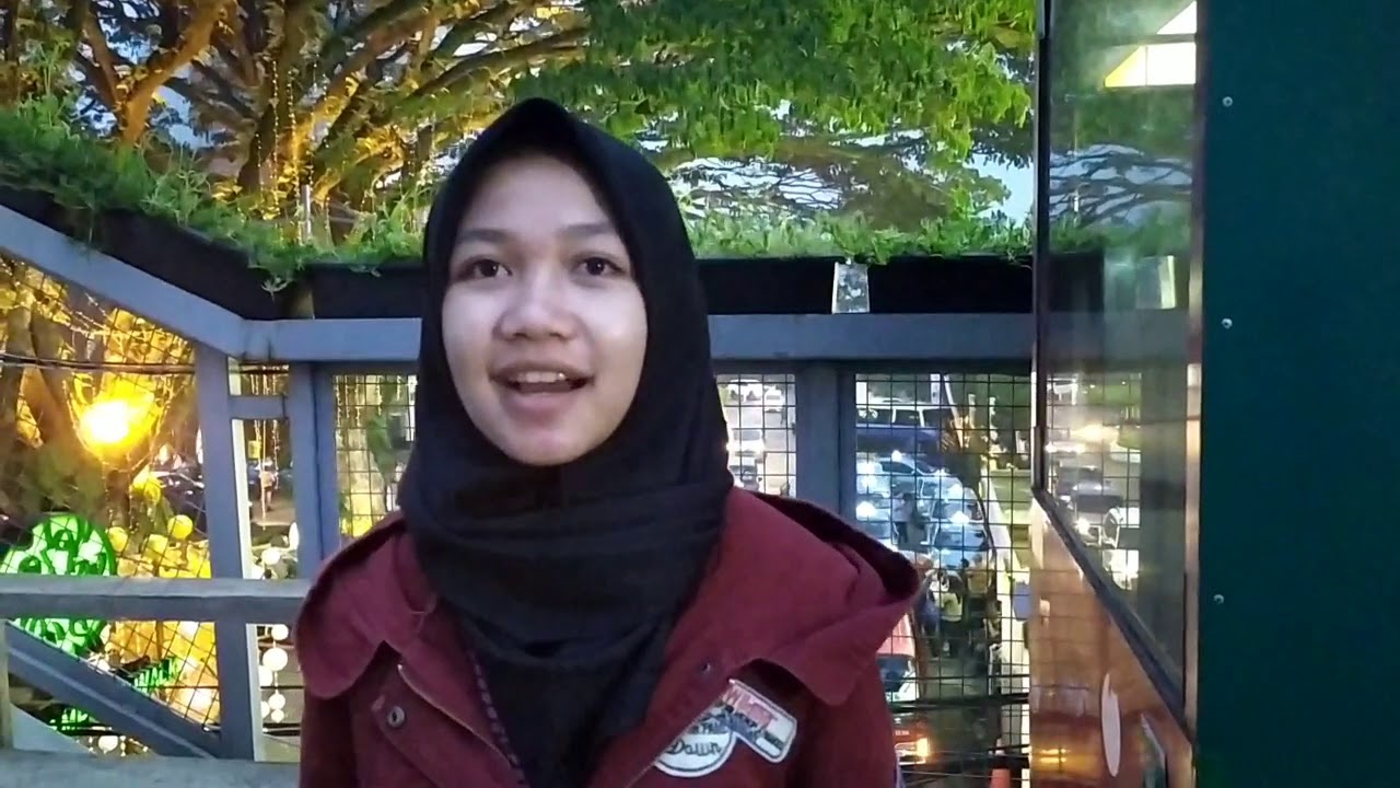 UAS GUIDING TOUR JL.CIHAMPELAS BANDUNG #STIEPARYAPARIBANDUNG - YouTube