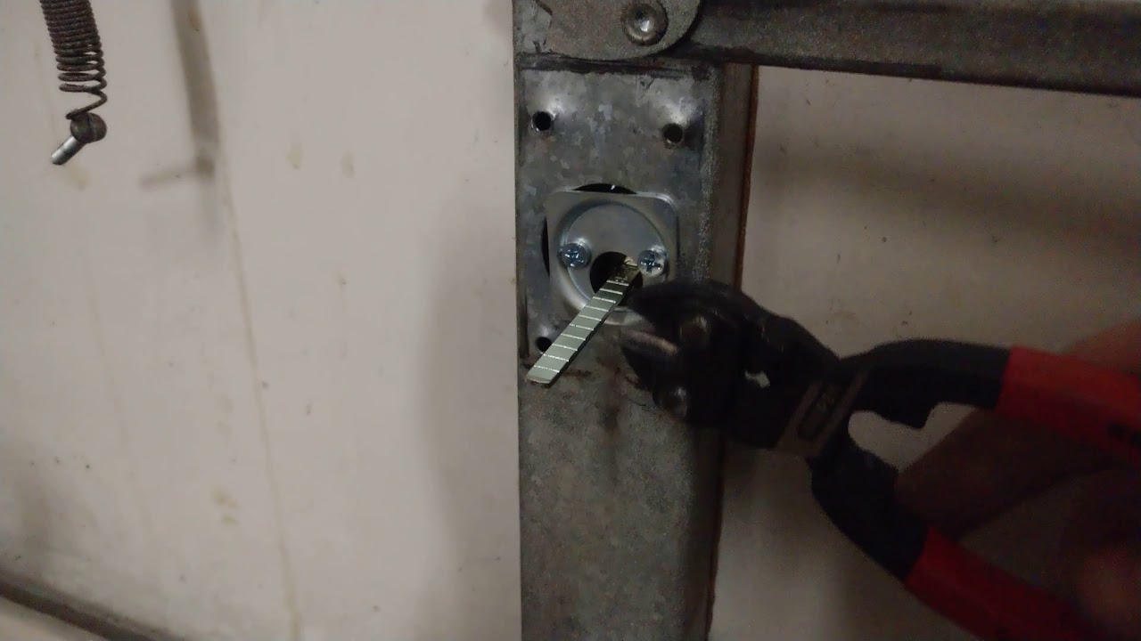 Best pliers to cut tailpieces on rim cylinders - YouTube
