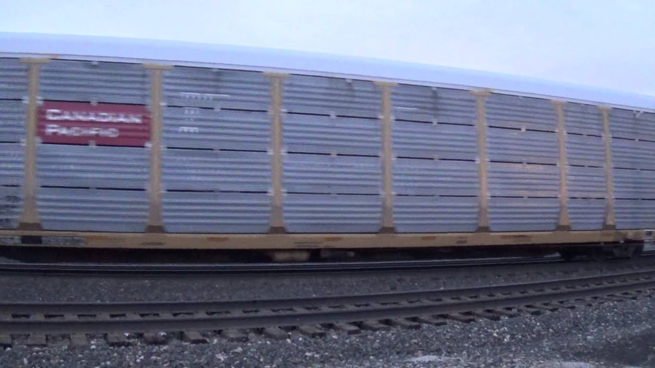 Norfolk Southern autorack through Alliance Ohio - YouTube