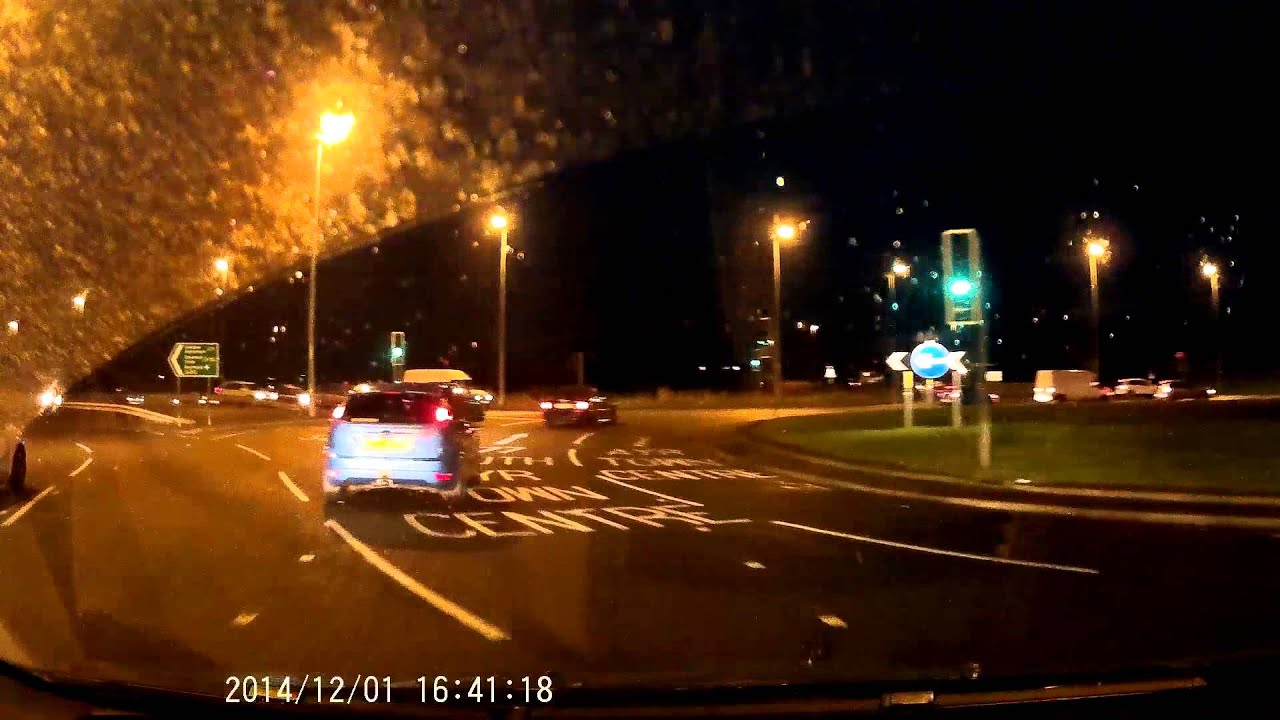 1 12 14 Whitletts Roundabout Focus & Van - YouTube