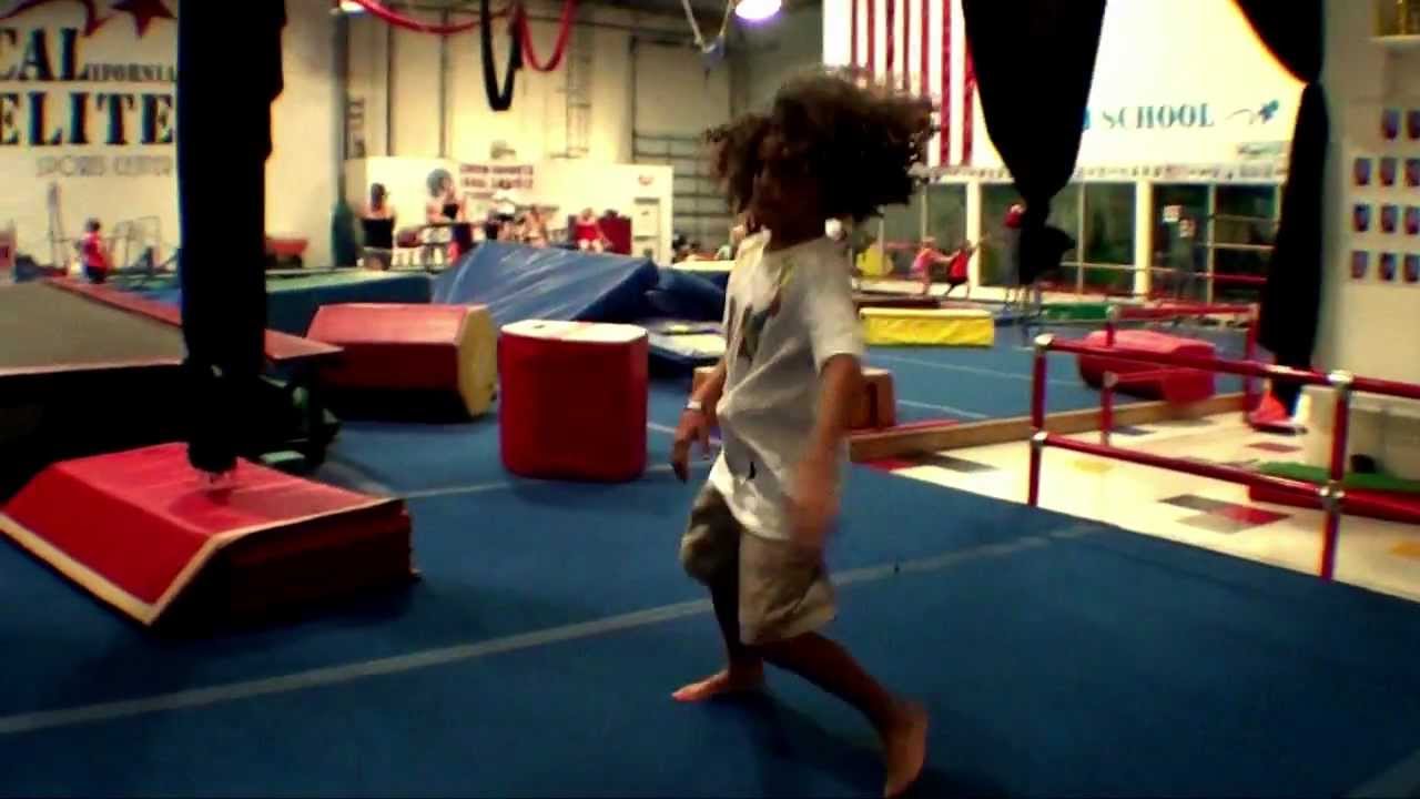 XTREME free running and tricking gym jam session - YouTube