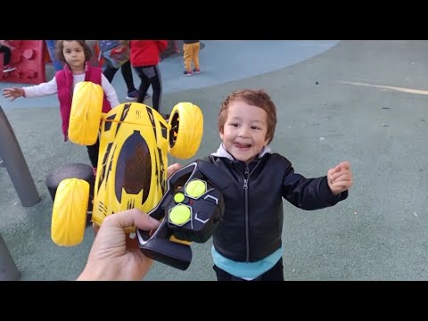 Poyraz Bebek Parkta Yarış Arabası Kazanmak İçin Engellerden Geçmeye Çalıştı | fun kids video