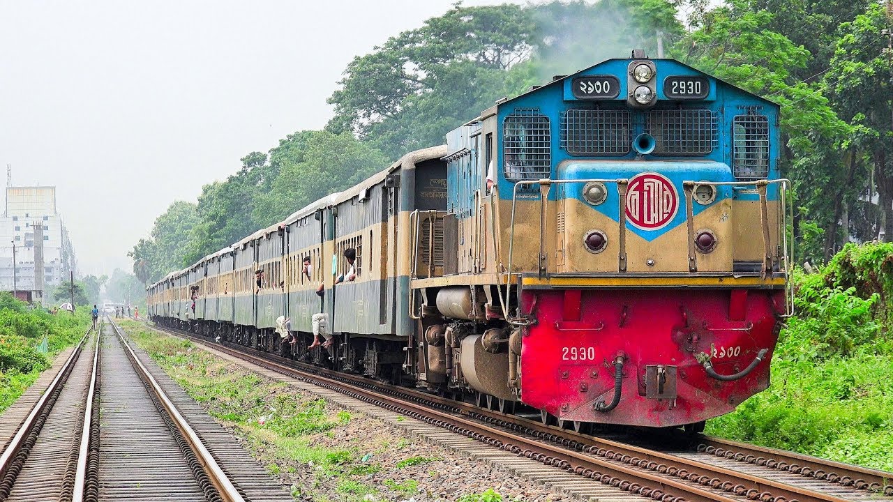 Rare Capture- Rangpur Express Train running with the old Vacuum Rake of ...