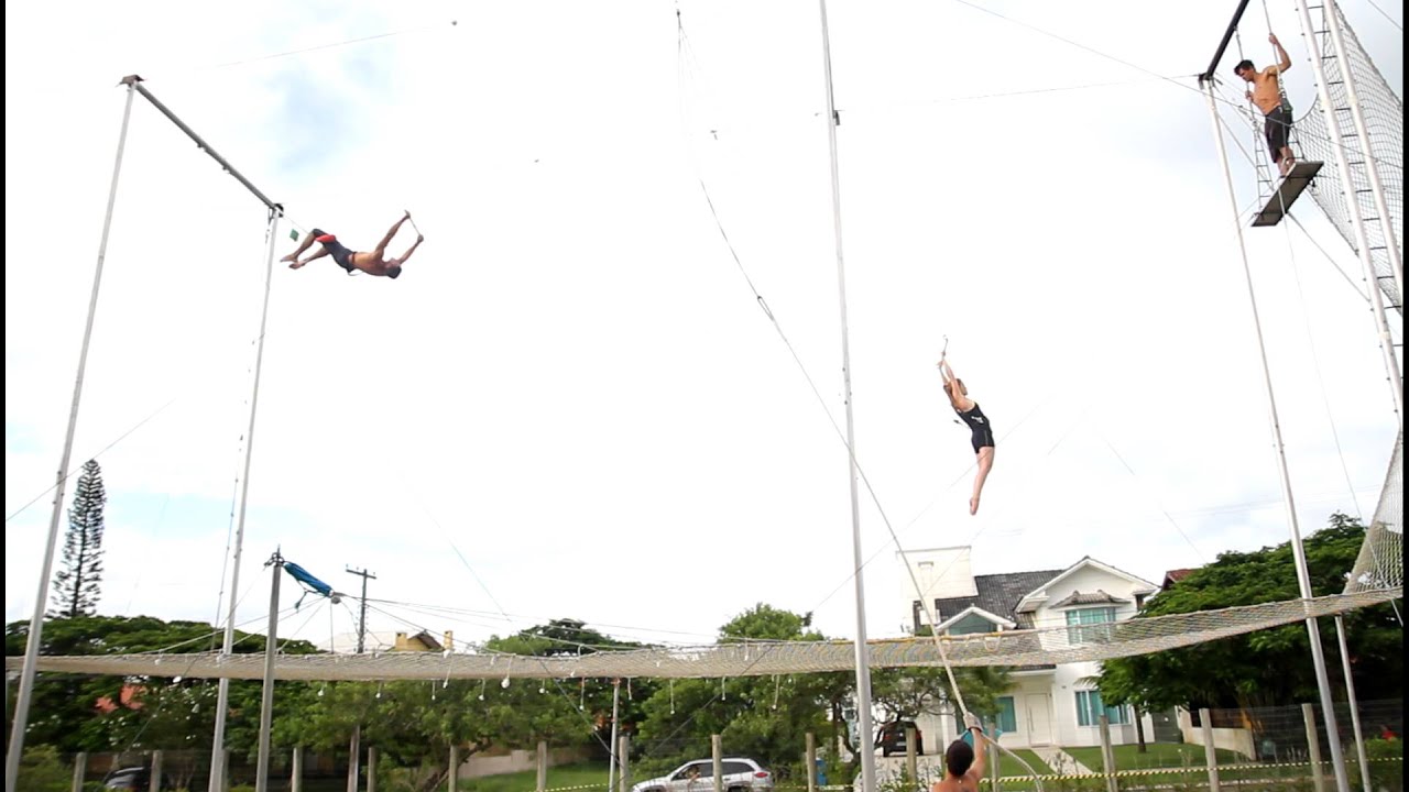 Flying Trapeze | Cutaway Catch - YouTube