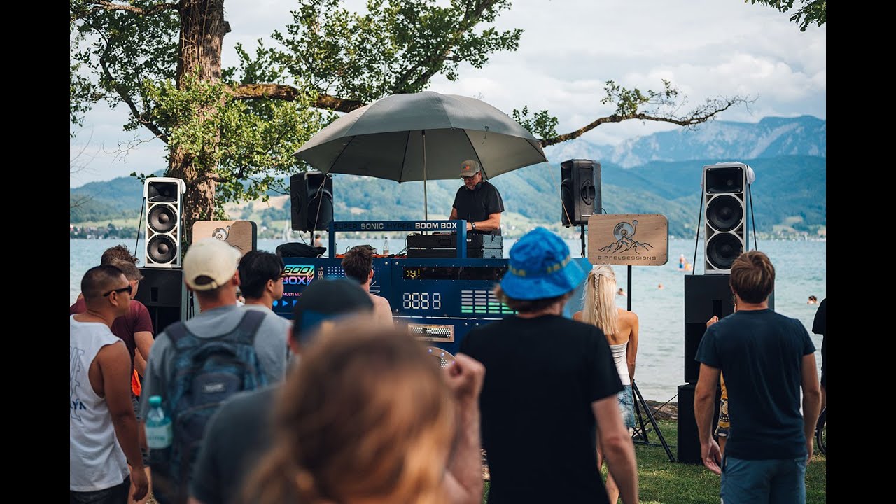 FM4 Unlimited am Attersee 2023 - YouTube