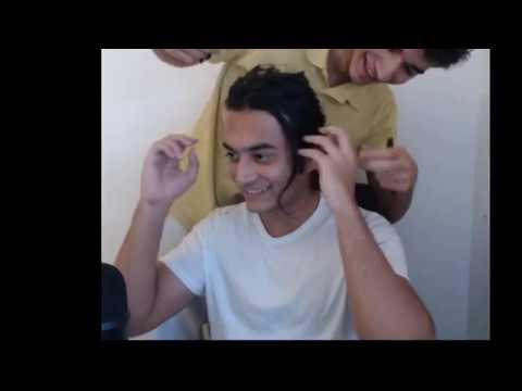 TWITCH STREAMER GETTING BALD FOR 100 SUBS - YouTube