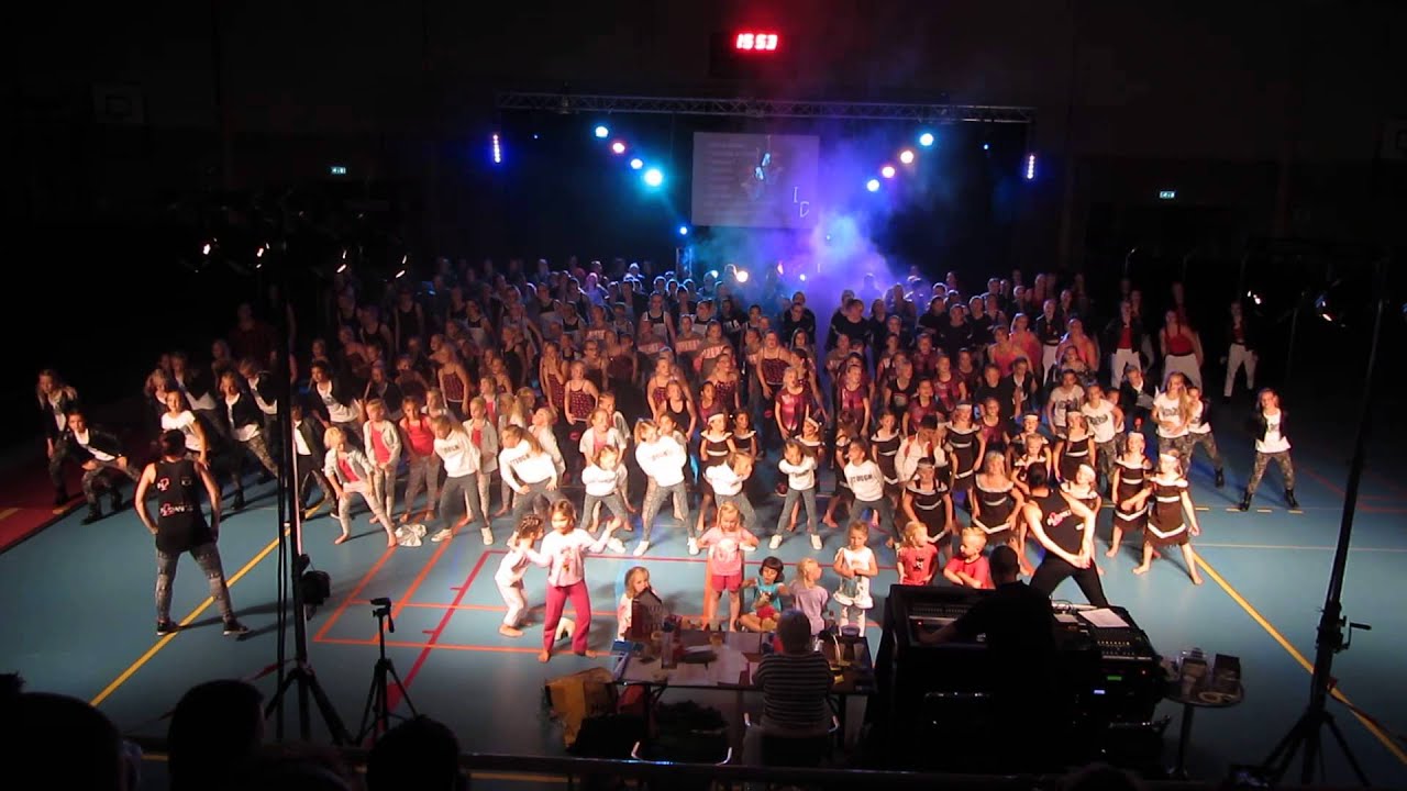 In2Dance Eindshow - YouTube