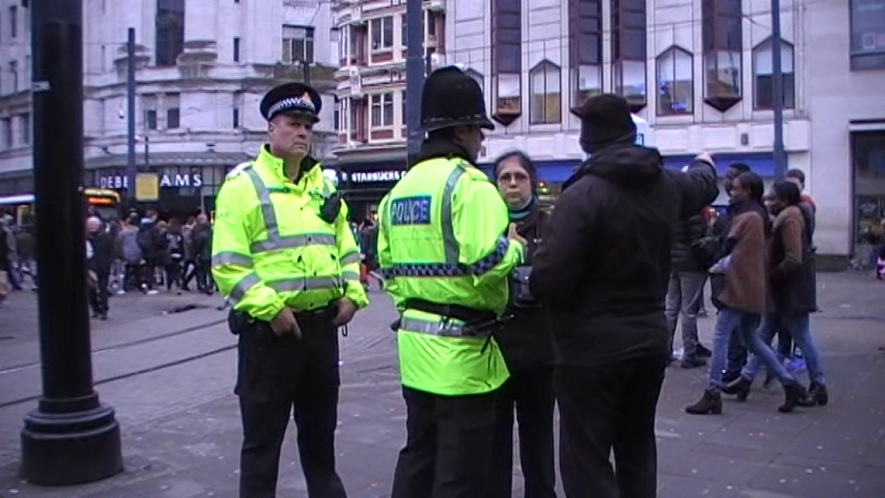 Police Protect street preachers from Black Hebrew Israelites - YouTube