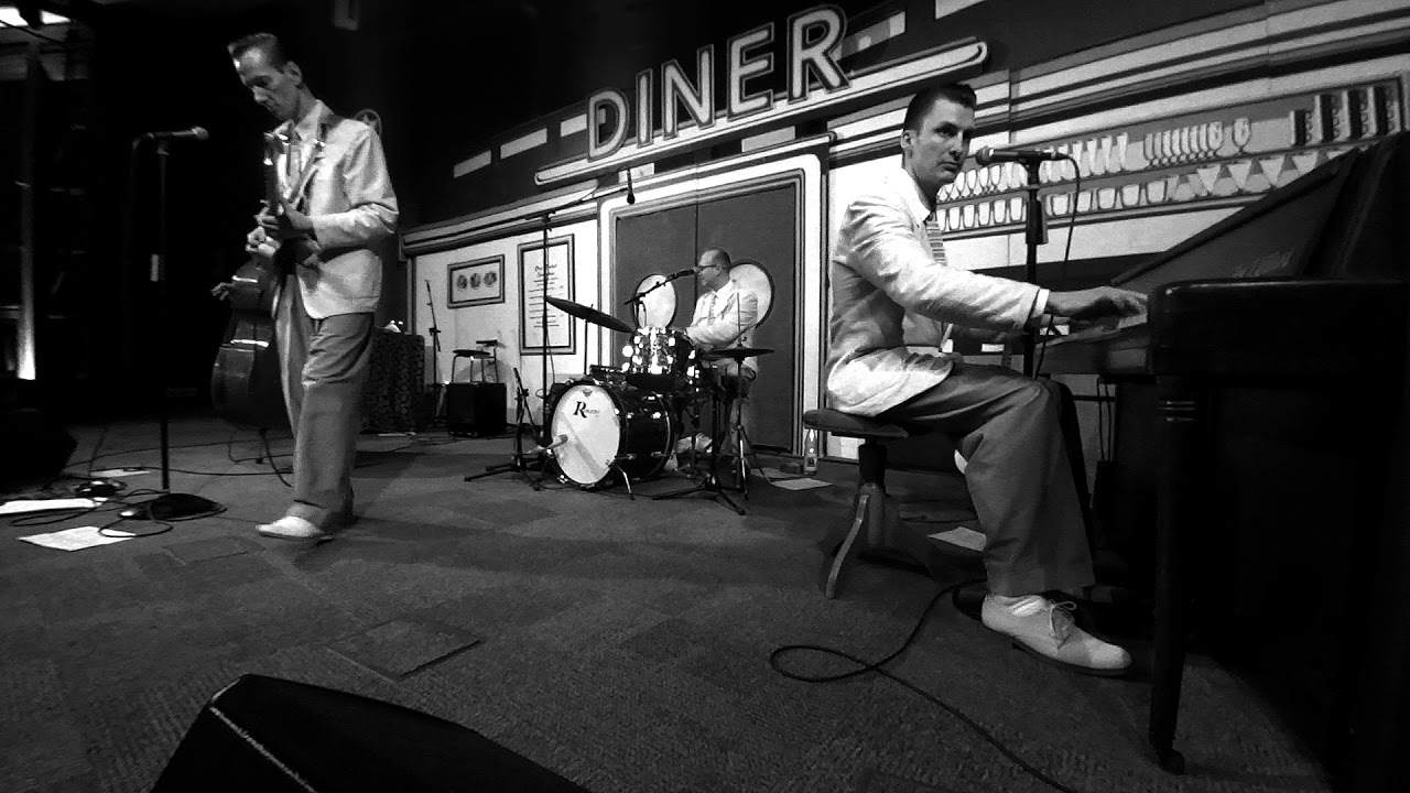 RAY ALLEN AND HIS BAND - RUBY RED LIPS - RHYTHM BOMB RECORDS - YouTube