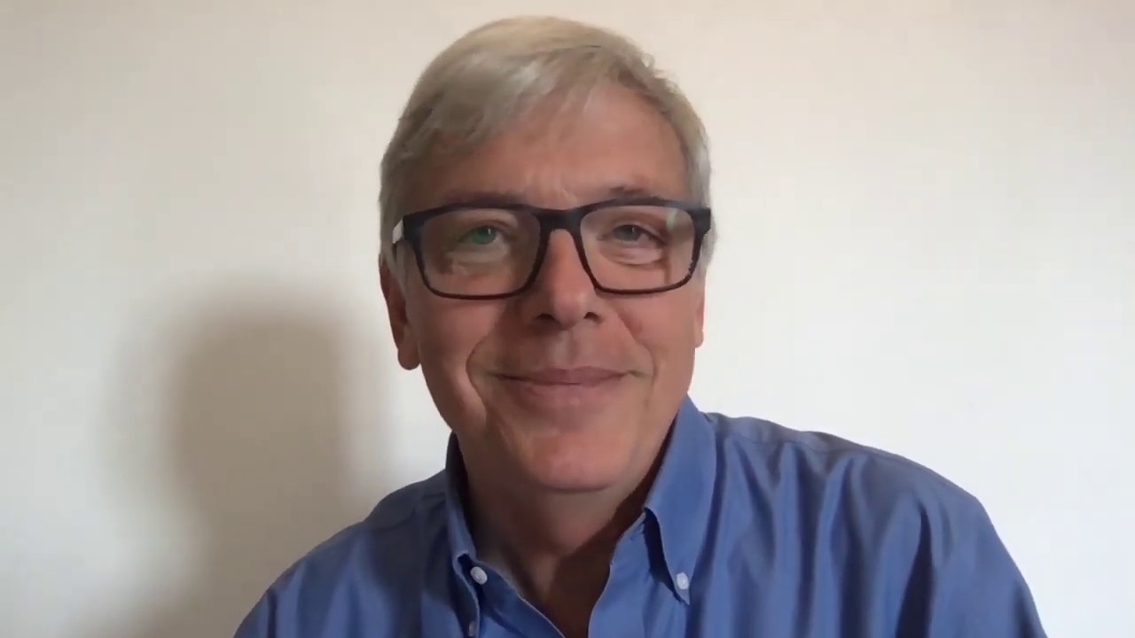 Rob Byrne presenta "Detrás de la puerta" - YouTube