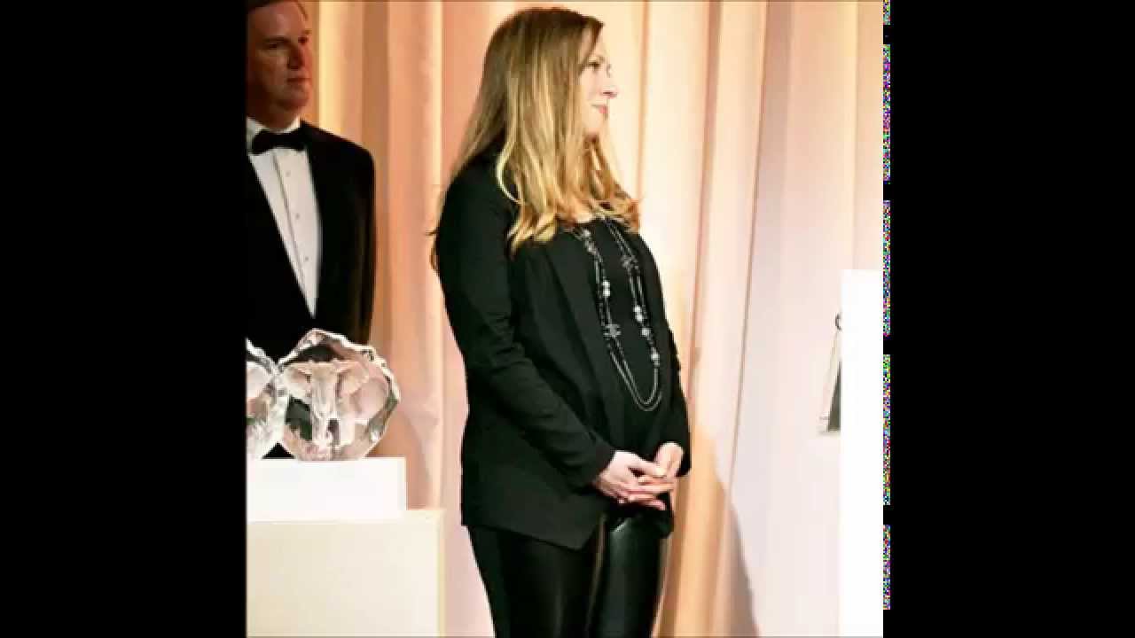 Chelsea Clinton Pregnant With First Child, Wears Leather Pants: Picture ...
