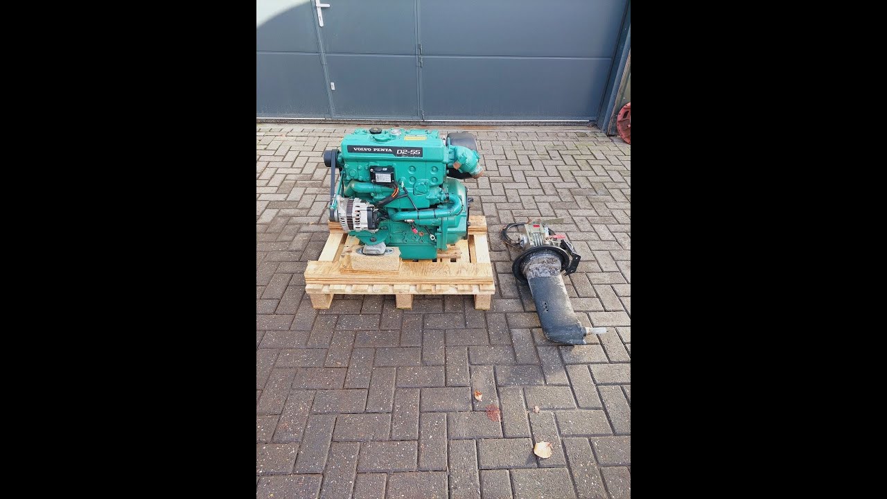 Volvo Penta D2-55 saildrive 756.5 H - YouTube