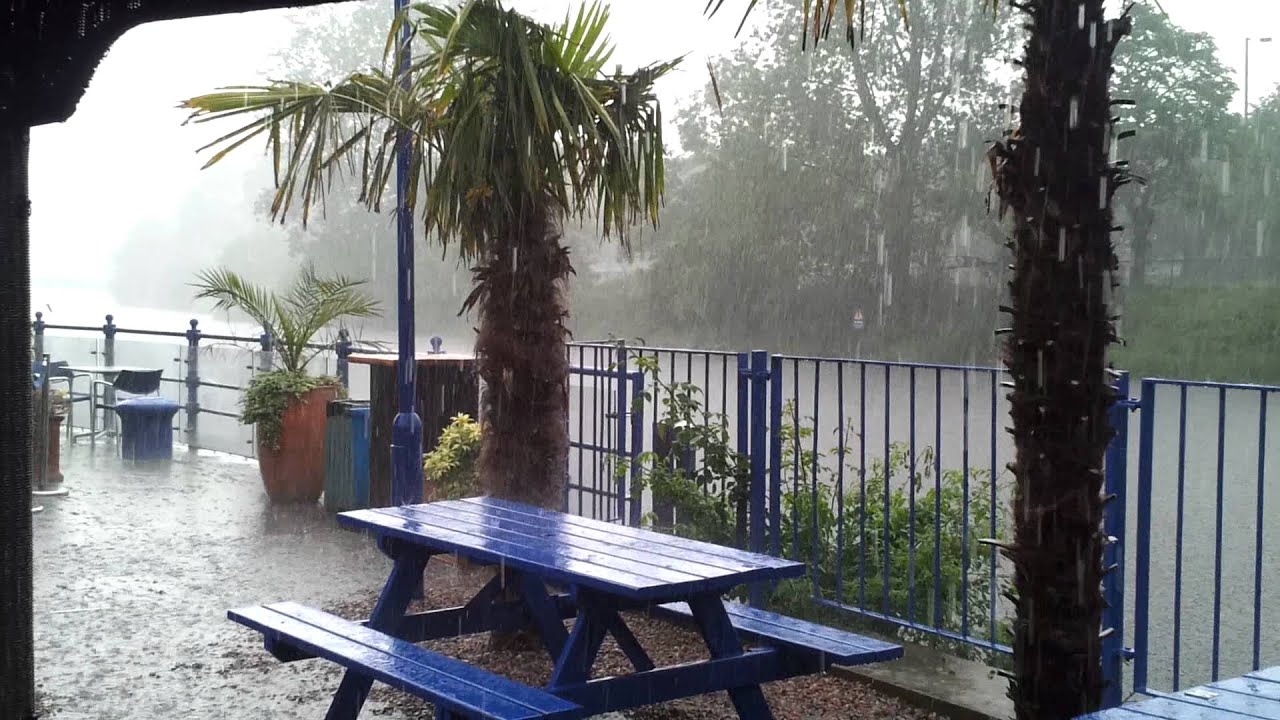 Cutters wharf torrential rain. Belfast - YouTube