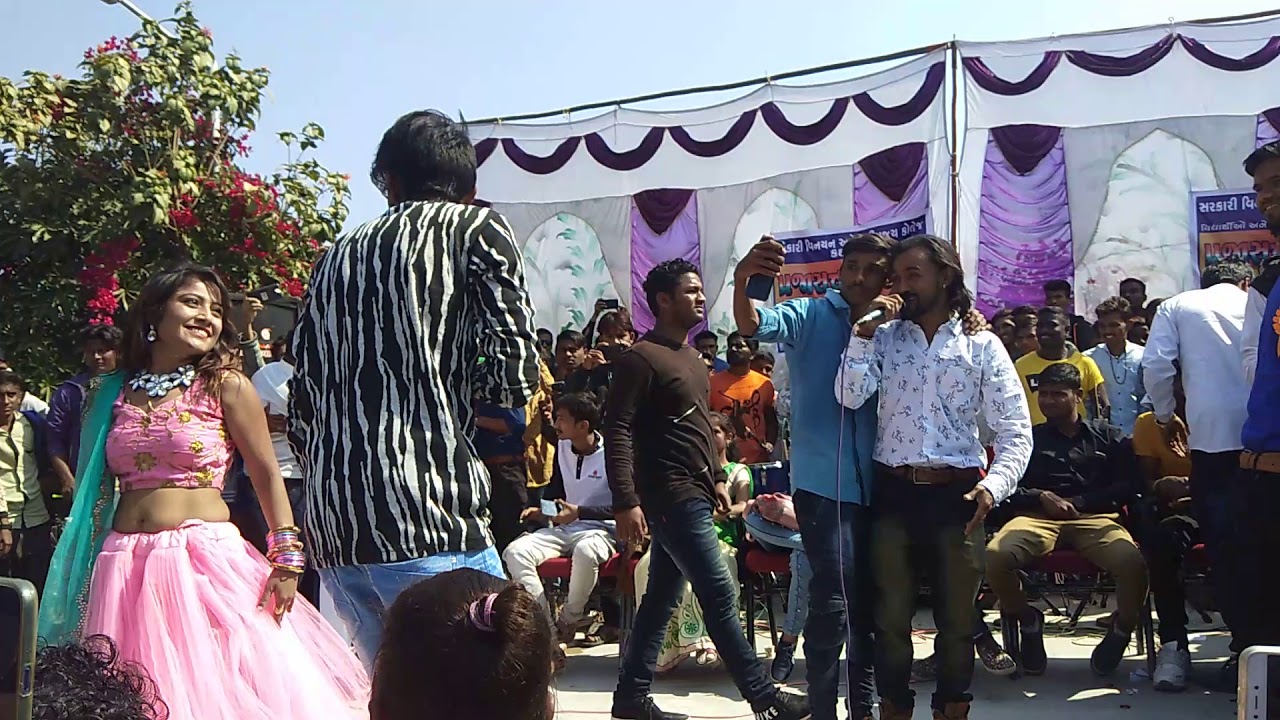 Lakh rupiya no ghagro lai aapu chhori Gujarati song for Bechar thakor ...