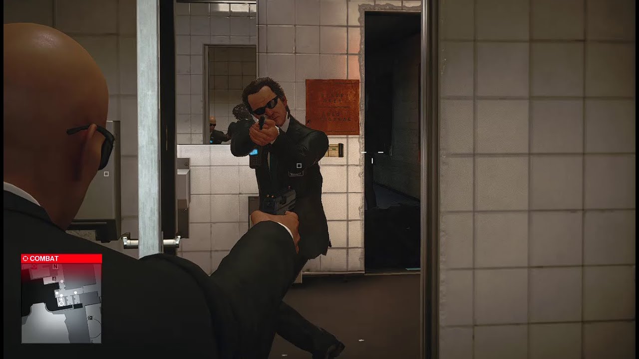HITMAN 3 Gunfight inside a Bathroom - YouTube