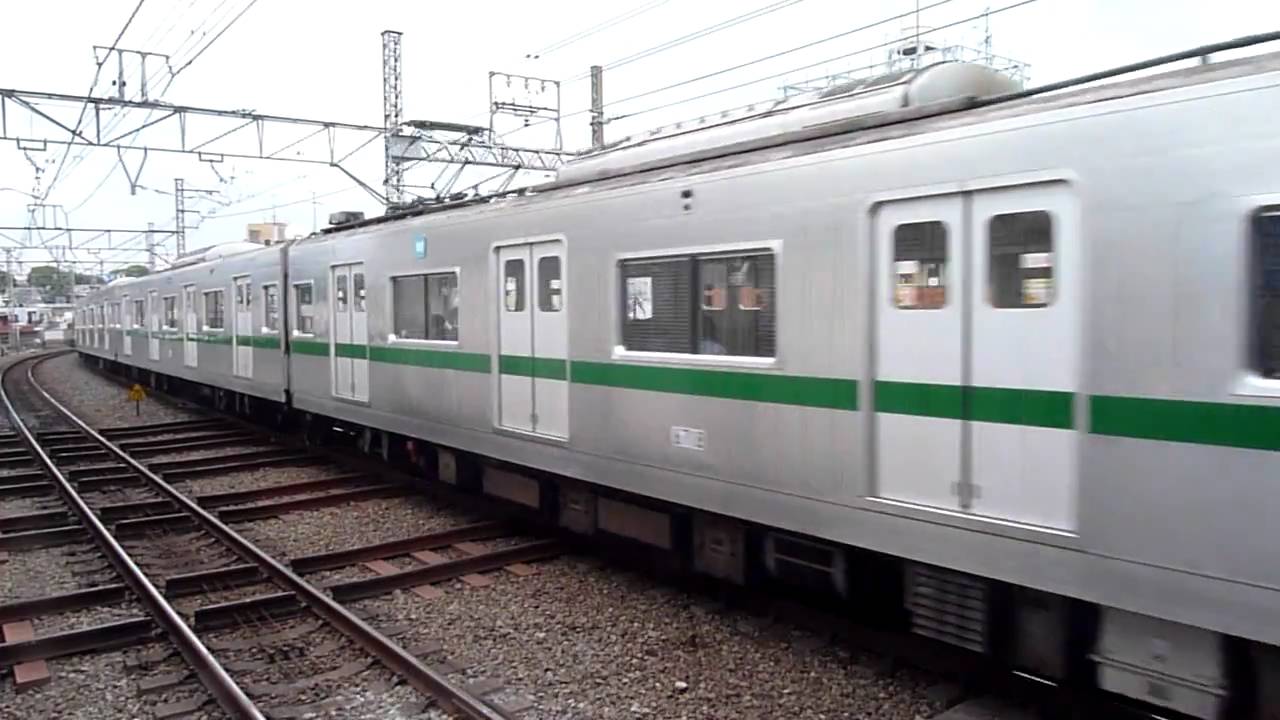 東京メトロ6000系(6118F) 代々木上原駅到着 - YouTube