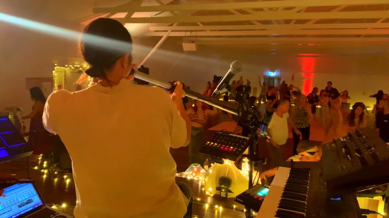 Live Looping Ecstatic Dance Set | Saíumi | Didgeridoo, Flute, Handpan - YouTube