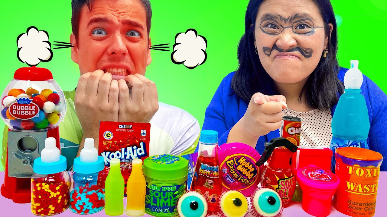 Weird ways to SNEAK FOOD into SCHOOL | Crazy SNEAKING SNACKS in ...