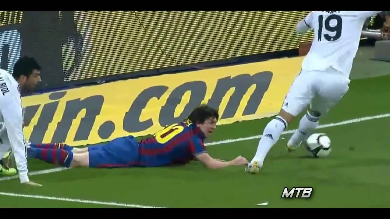 Lionel Messi Humillando jugadores del Real Madrid - YouTube