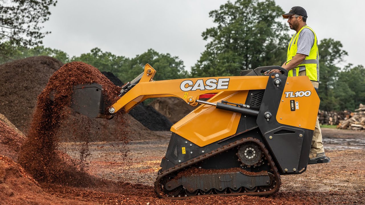 Reviewing the CASE TL-100 at Hitrac - YouTube