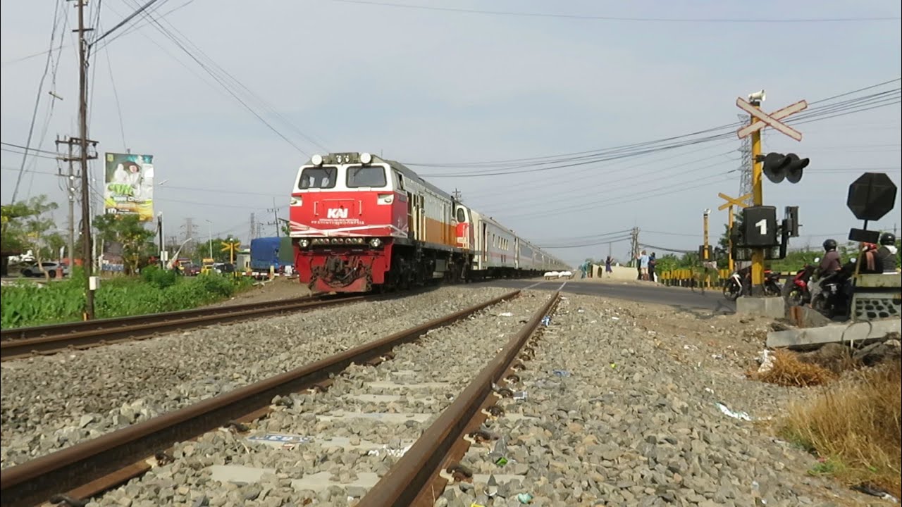 Perlintasan Kereta Api / JPL 41A By Pass Mojokerto - YouTube