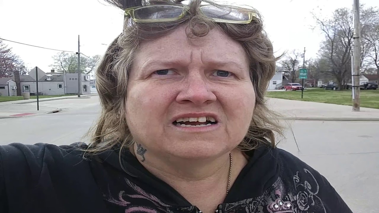 Boss lady Sabrina - YouTube