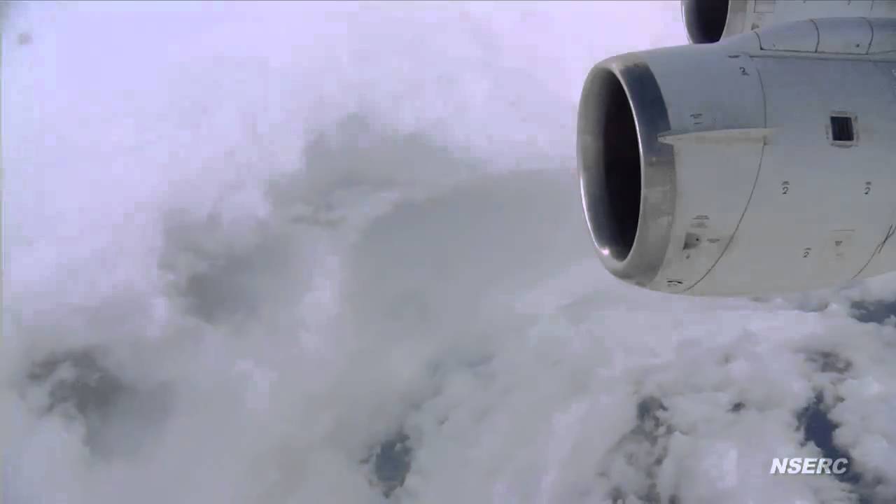 Hurricane Earl: Flying through the eye of the storm #2 - YouTube