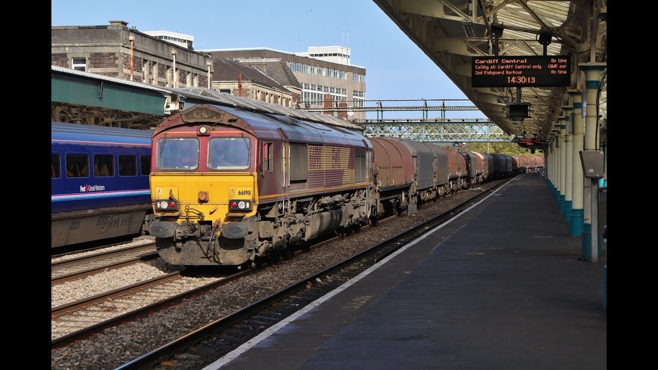 Freight trains, WAG Express and loco moves at Newport South Wales on ...