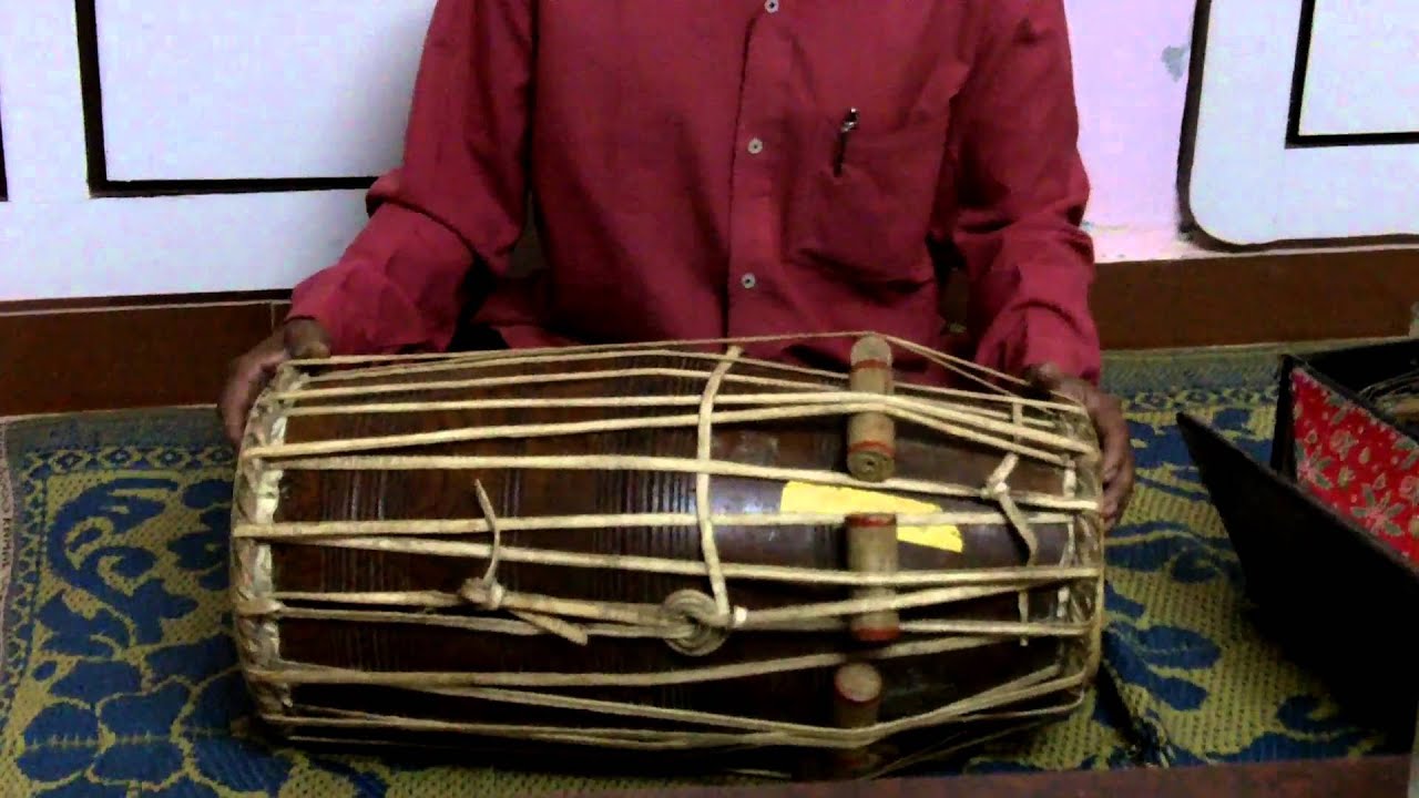Mr. Patankar playing Pakhawaj. - YouTube