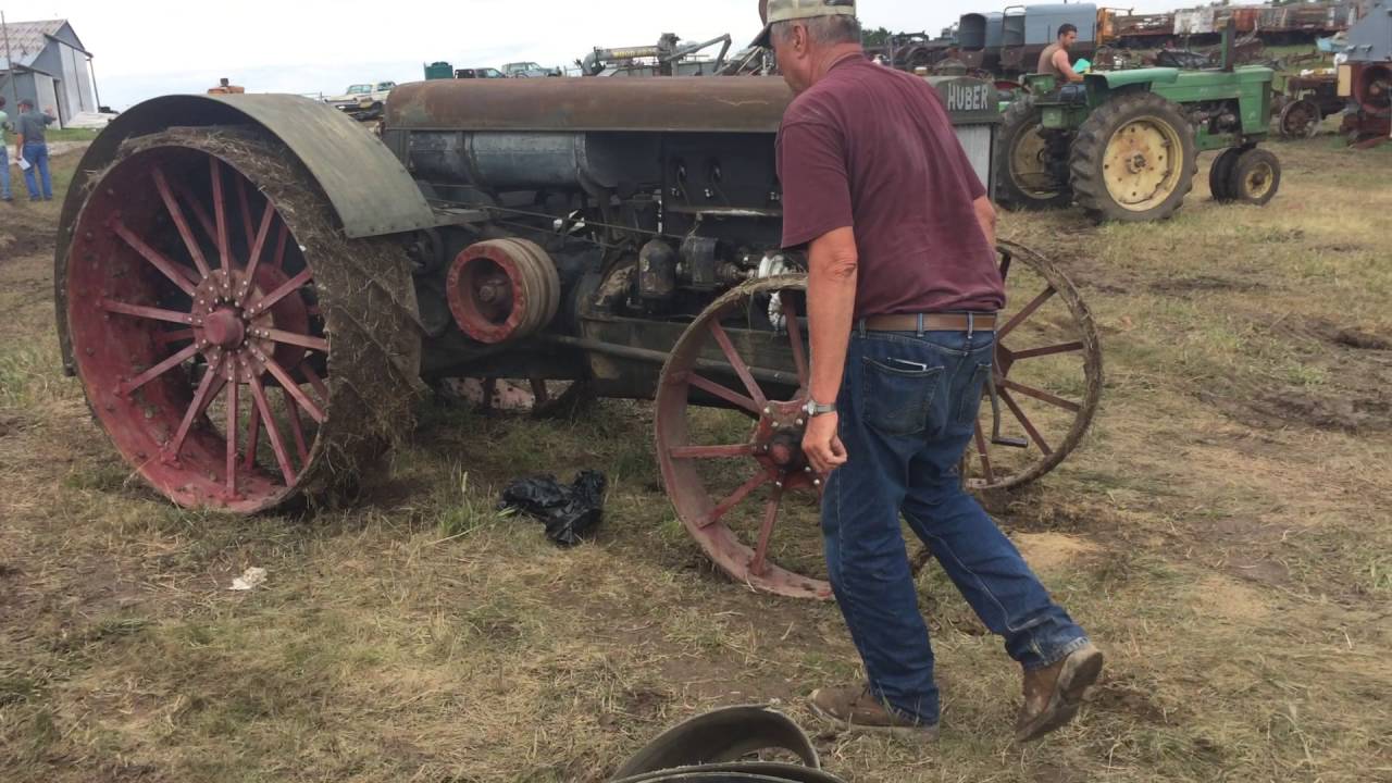 Huber tractor - YouTube