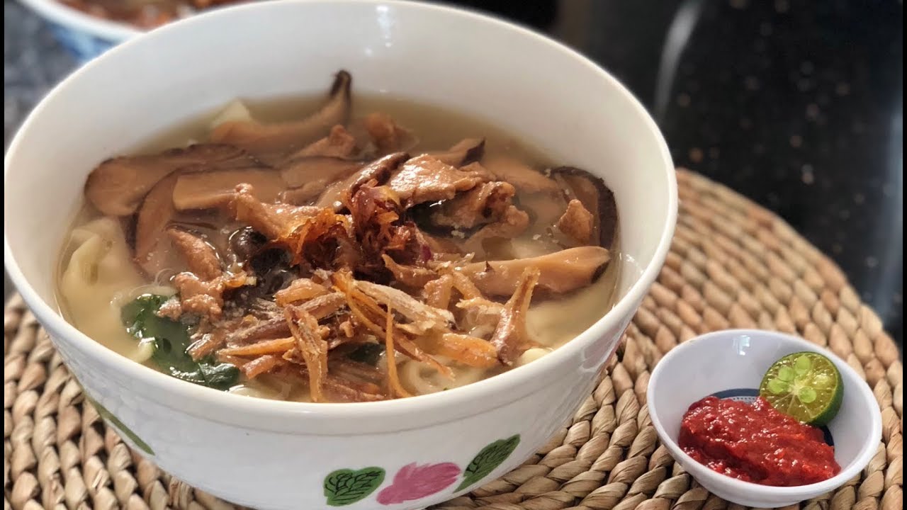 Homemade Pan Mee 家庭式板面 - YouTube