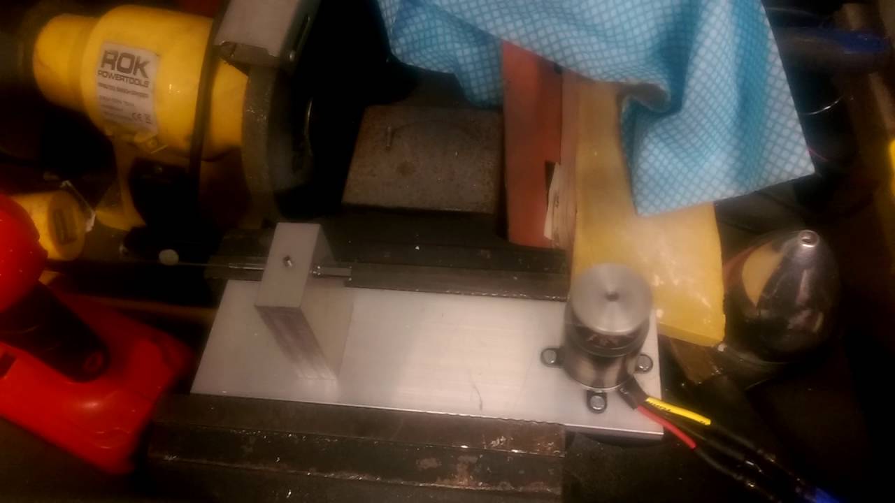 Reciprocating needle cutter test. - YouTube