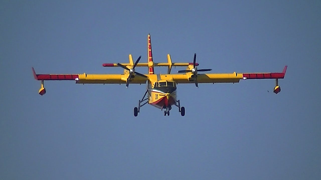 2 Bombardier Canadair CL-415 Protezione Civile landing and take off at ...