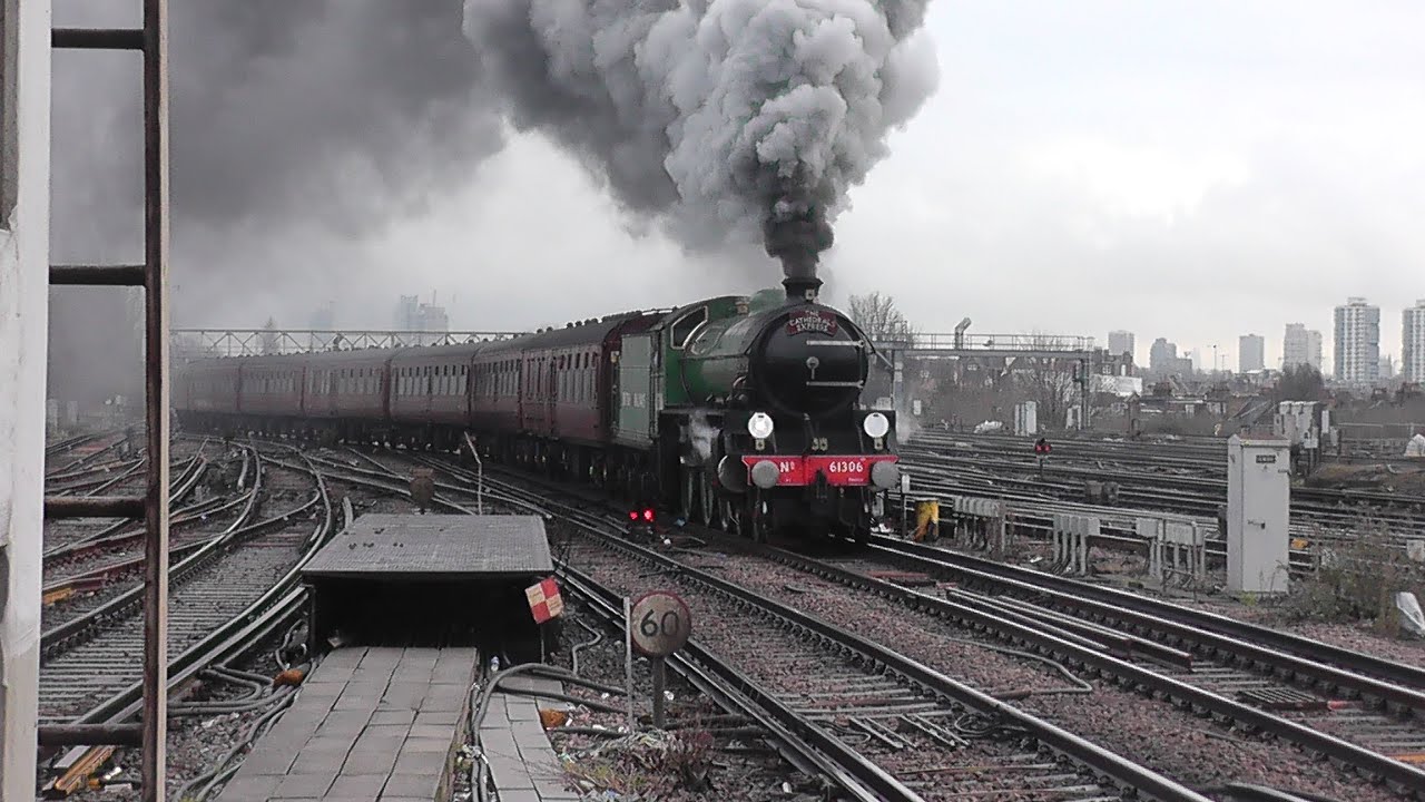 LNER B1 61306 'Mayflower' erupts through Clapham Junction on The ...