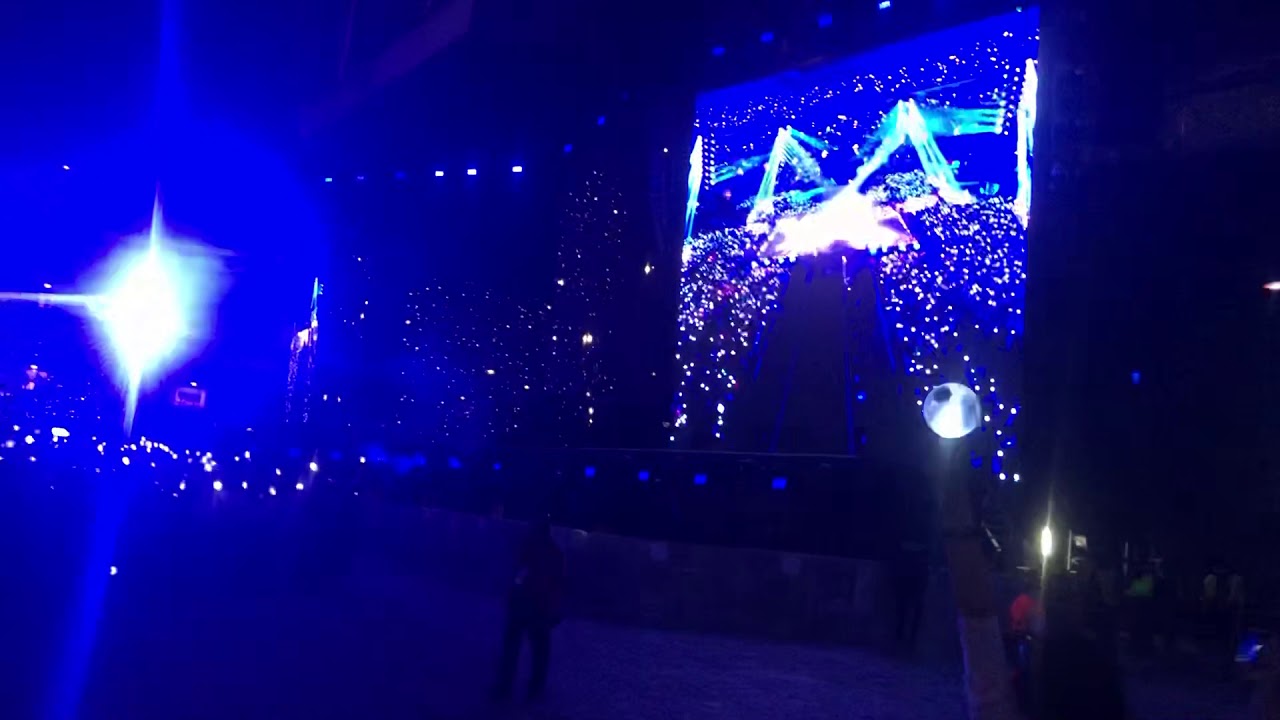 BTS - Jin shouting (EO-O) ARMY FANCHANT Wembley Day 1 (Freddie Mercury ...
