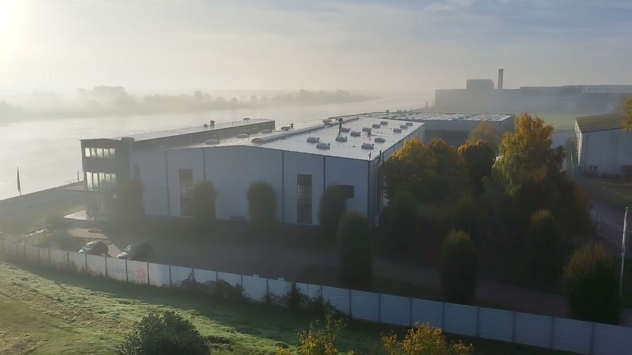 Rundblick über den Dächern von Lemwerder und Bremen Vegesack - YouTube
