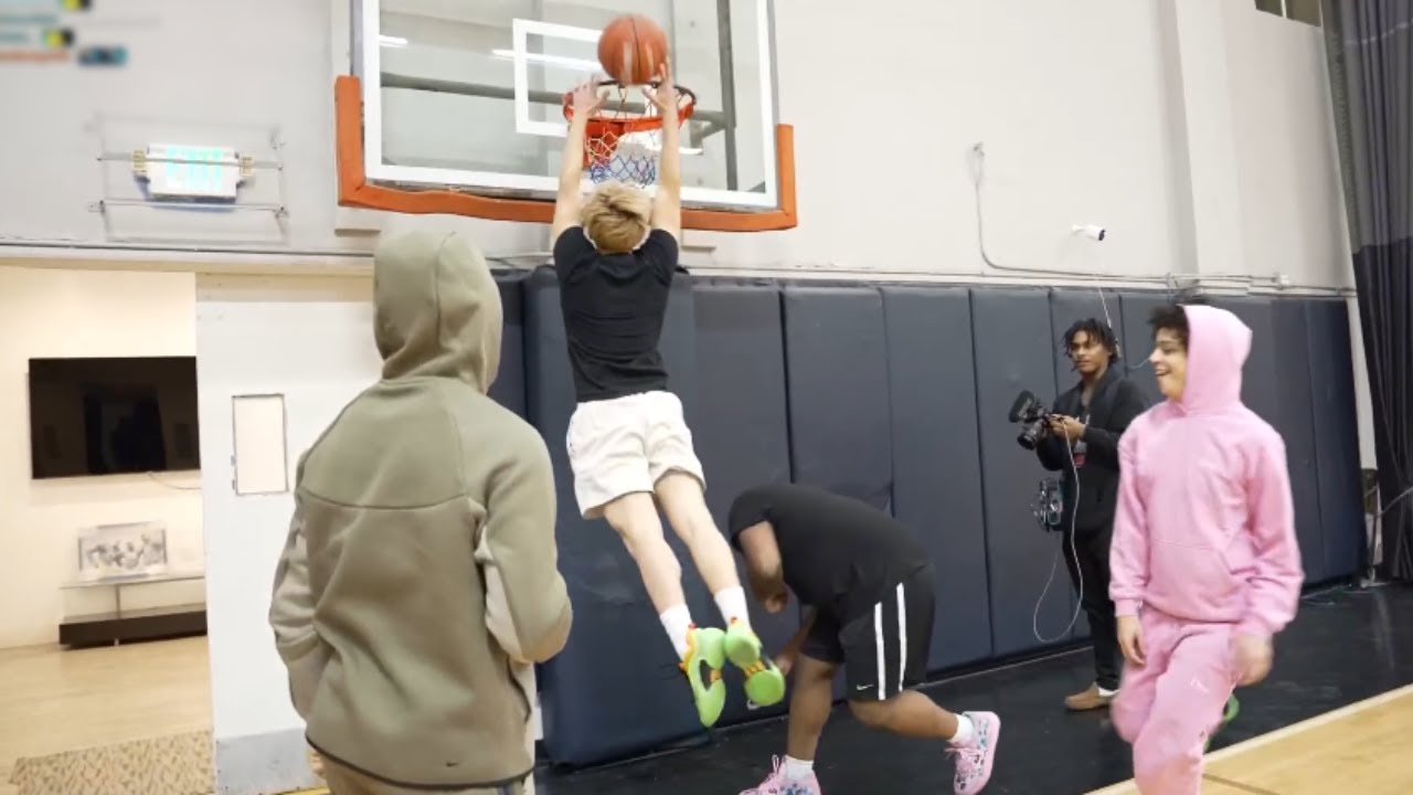 Jason Tries To DUNK In Basketball.. - YouTube