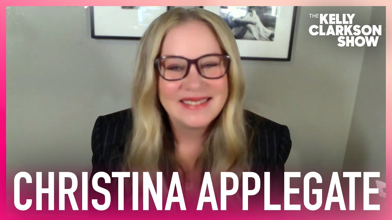 Christina Applegate Sings Hilarious Christmas Song About MS Diagnosis ...