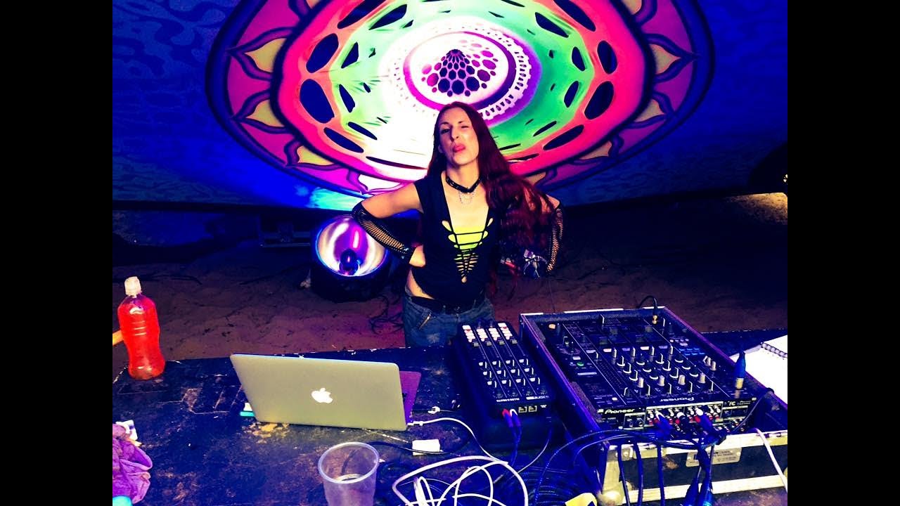 Best Underground Psytrance_Live Mix_ Charminator AKA PsyCharmz - YouTube