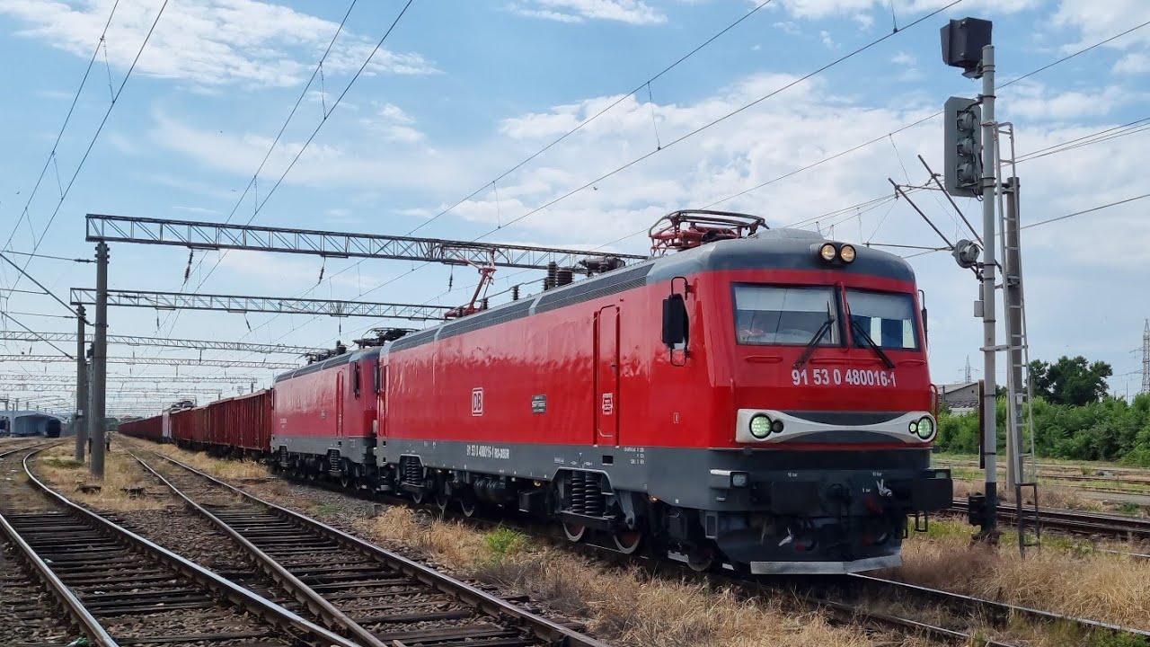 Freight train DB Cargo Romania in Timisoara / Tren de marfă DB Cargo ...