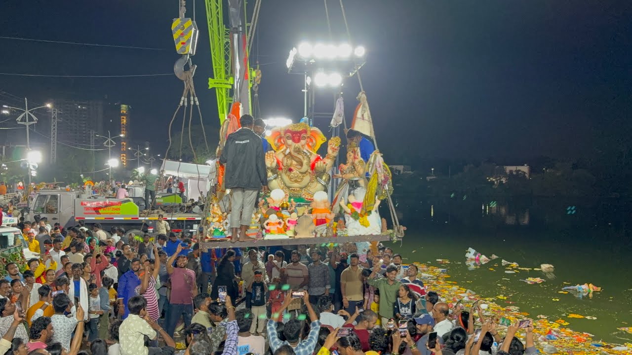 Huge Crowd at Kukatpally IDL Lake || Ganesh Nimarjjanam 2025 || Ganesh ...